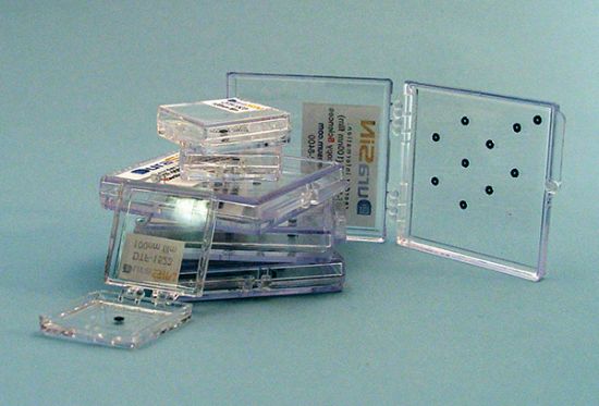 Gel-Pak®, 2"X2"X1/4" Conductive Hinged Box