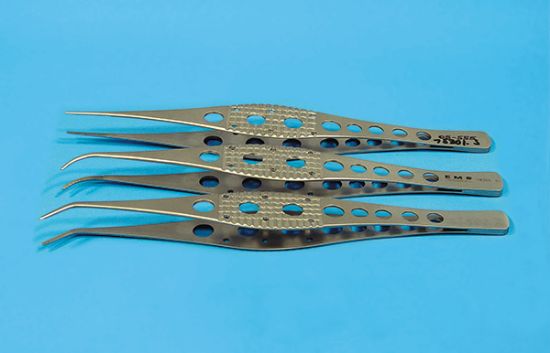 Non Slip Grip Forceps 175mm Long. Tip Width: 0.75mm . Serrated And ...